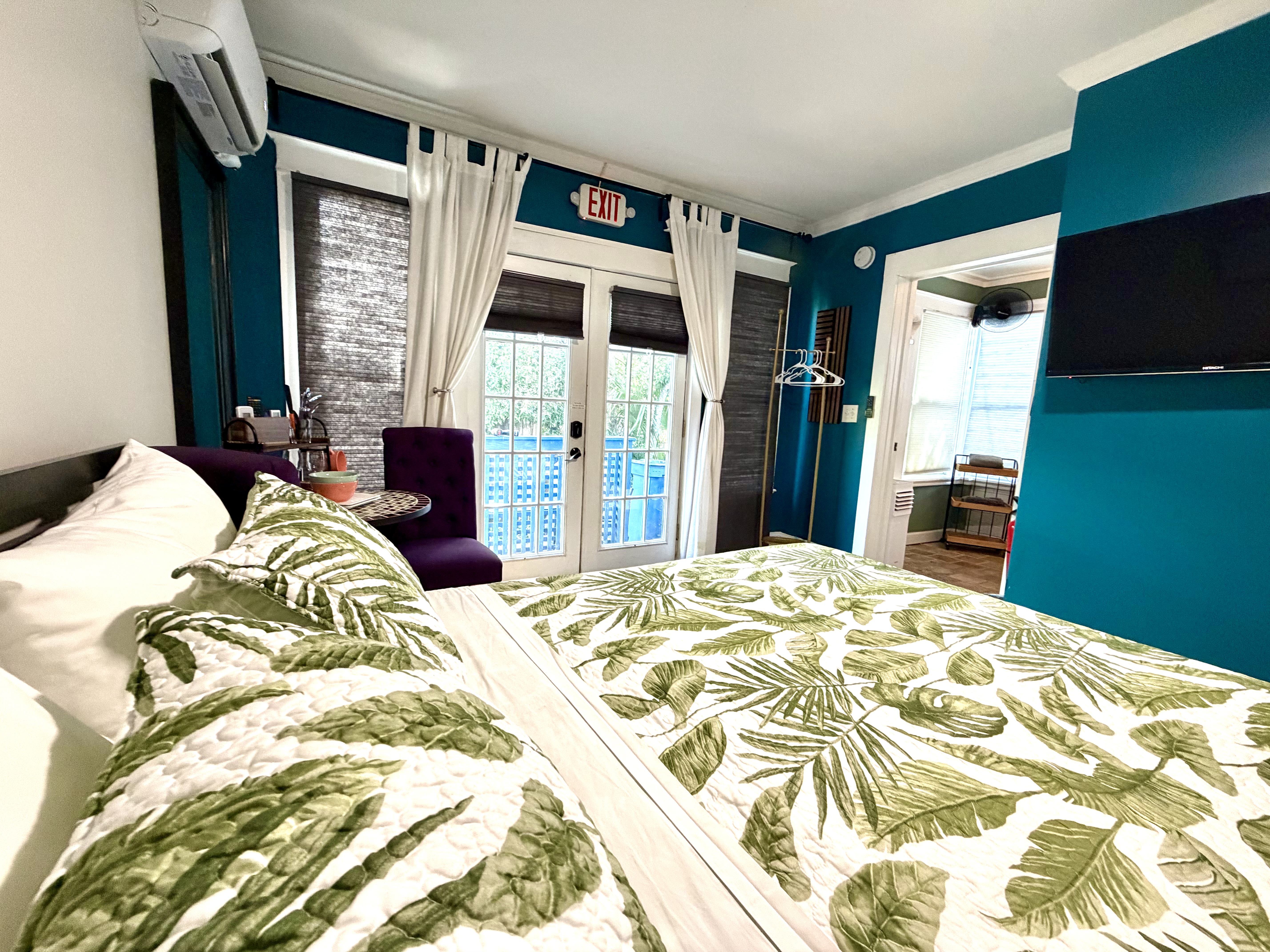 Charming Oasis With Soaking Tub And Cozy Amenities - Delightful Retreat - St. Augustine, FL